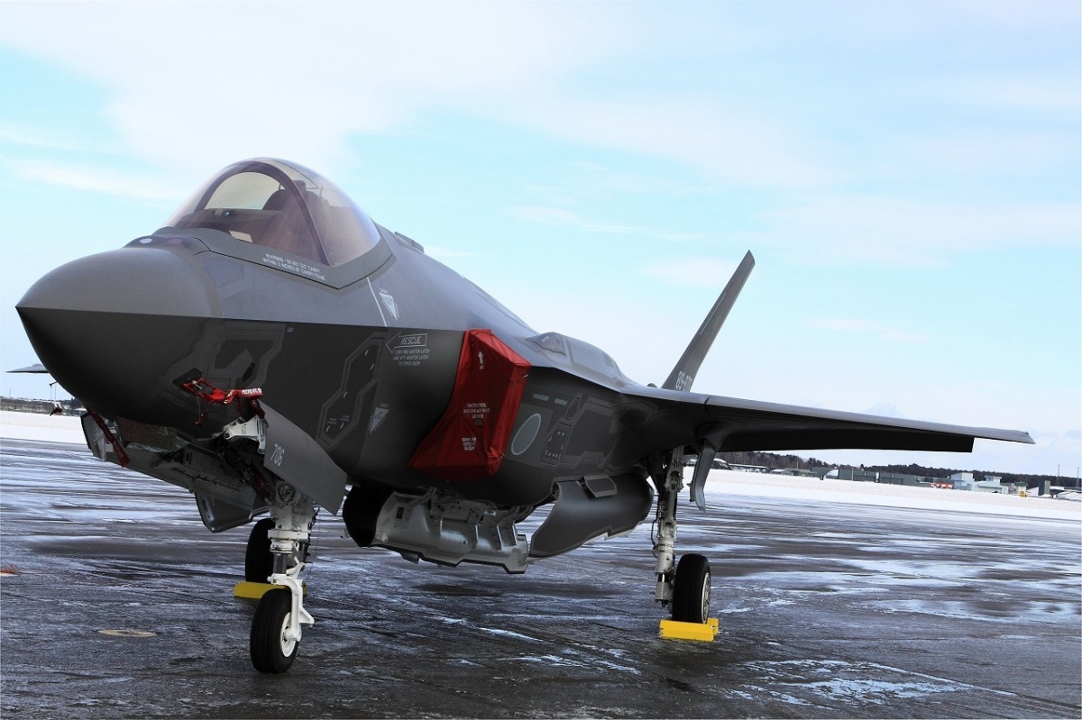 なぜ日本政府は戦闘機「F-35」を追加購入するのか？ 新大綱と中規防から読み解く ｜ビジネス+IT